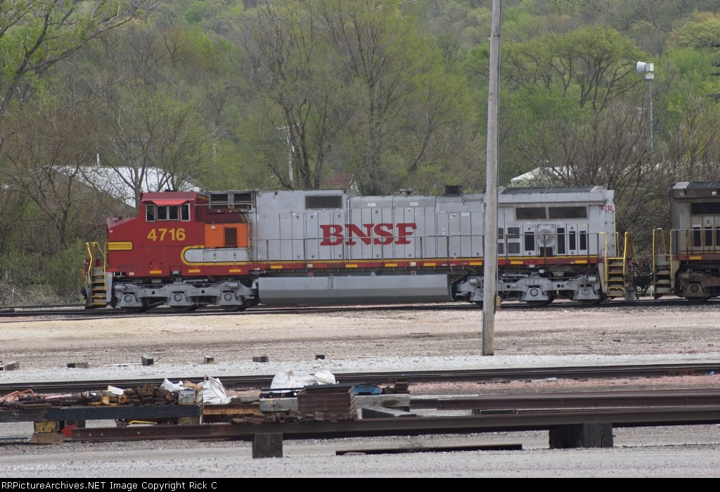 BNSF 4716